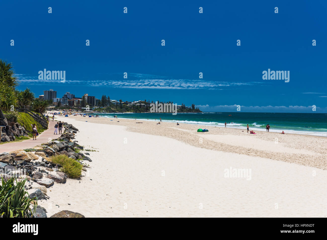 CALOUNDRA, AUS - DEC 17 2016: Hot sunny day at Kings Beach Calundra ...