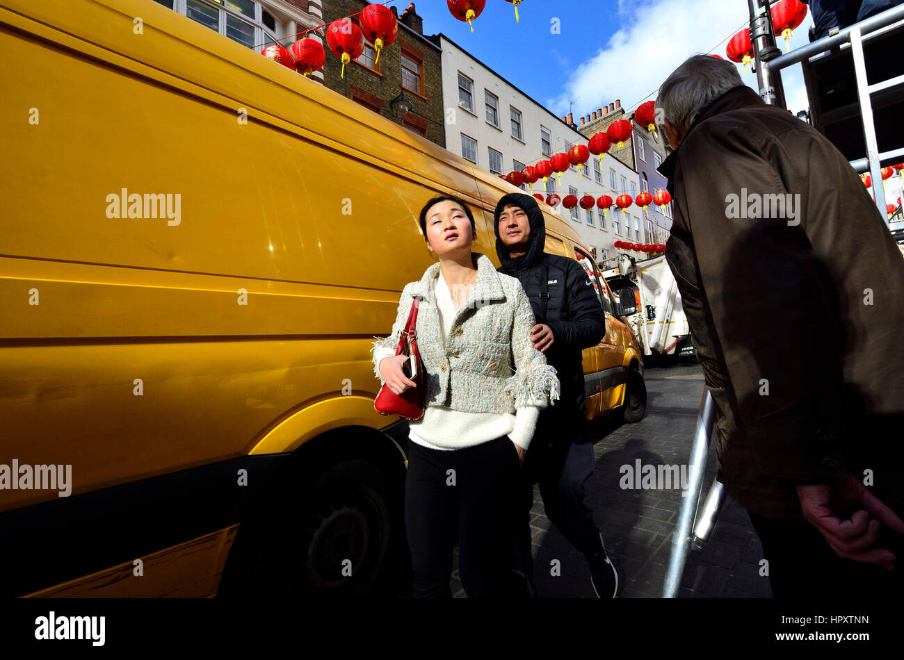 London, England, UK. Chinese couple in Chinatown Stock Photo - Alamy