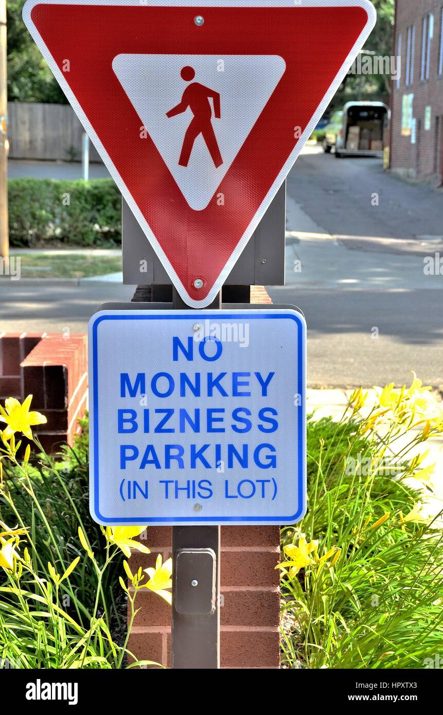 Alley closed signs alleys hi-res stock photography and images - Alamy