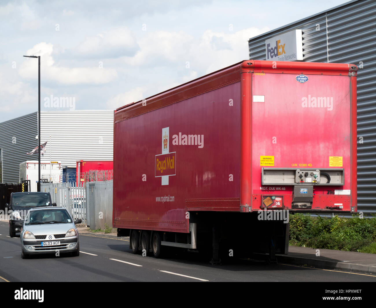 Royal mail and parcelforce hi-res stock photography and images - Alamy