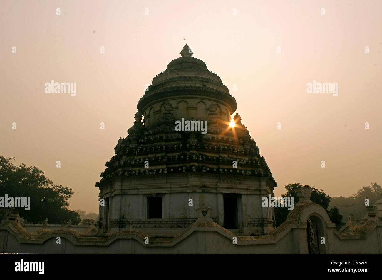 hindu temple, mahimagadi ( sunya mandira with sun flare Stock Photo - Alamy
