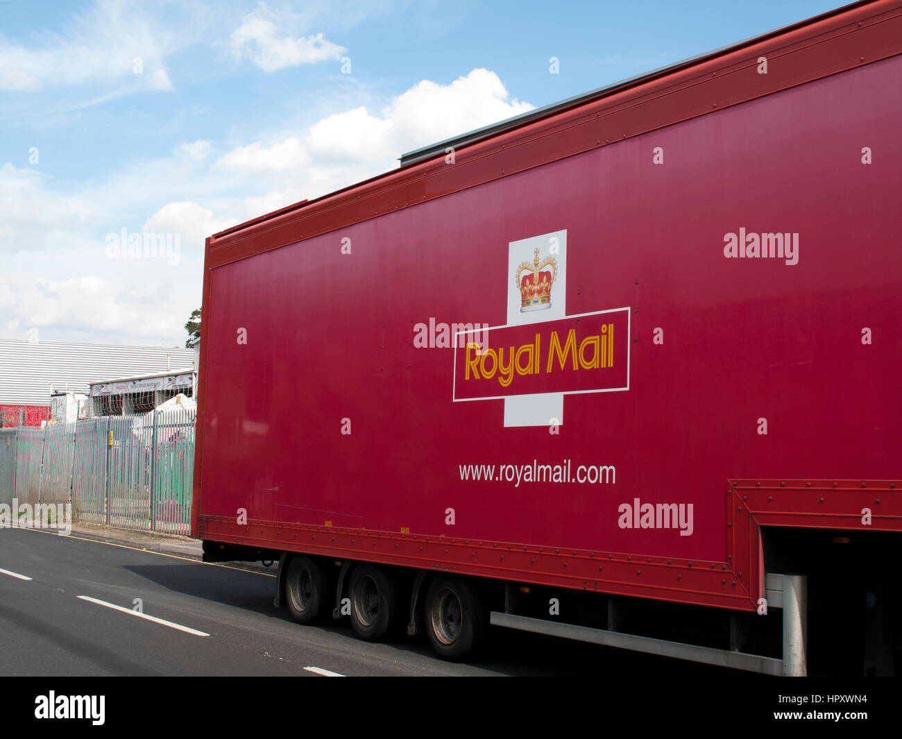 Royal mail and parcelforce hi-res stock photography and images - Alamy