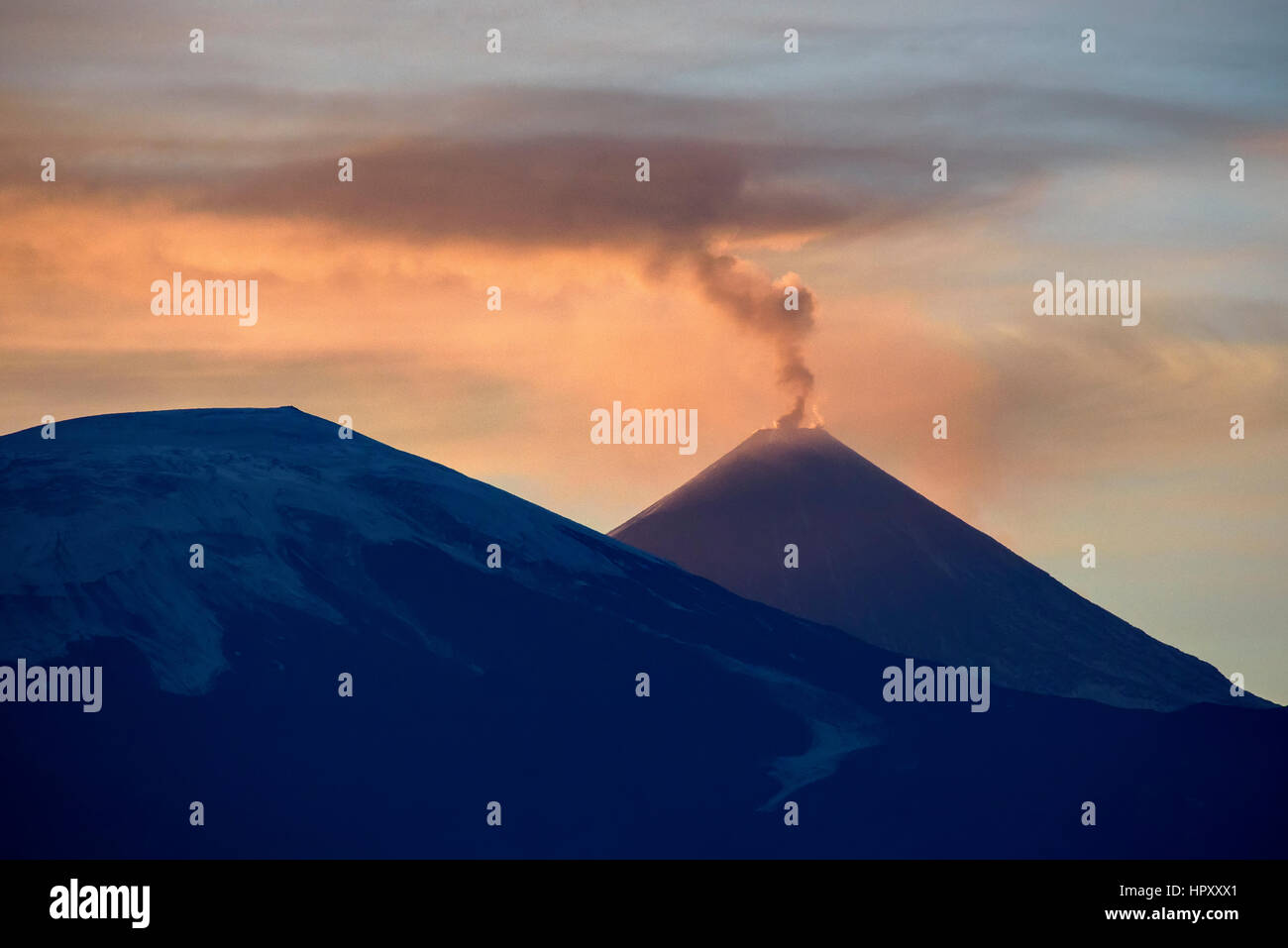 Smoking volcano at Kamchatka (Kluchevskatya sopka Stock Photo - Alamy
