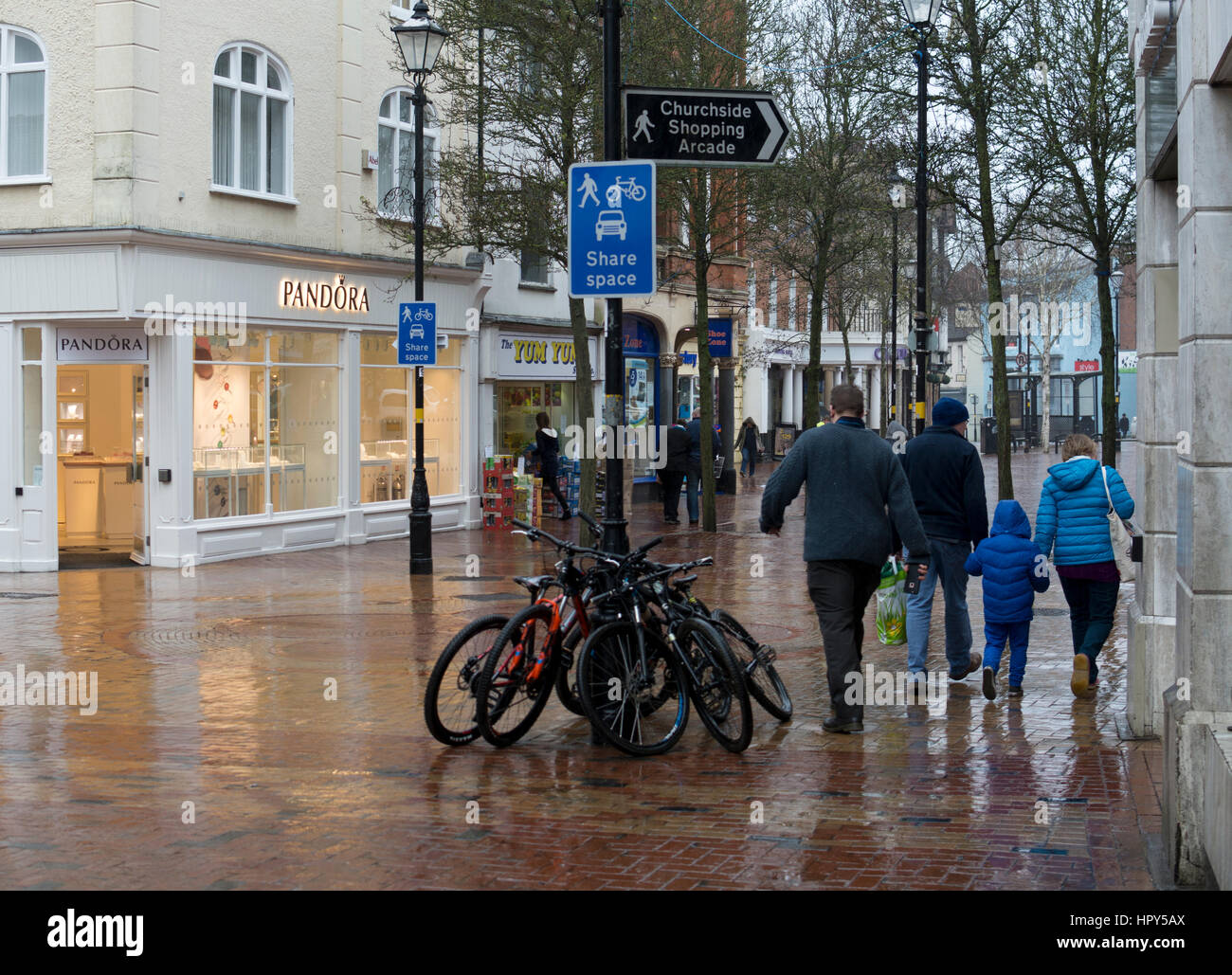 Wet weather british hi-res stock photography and images - Alamy