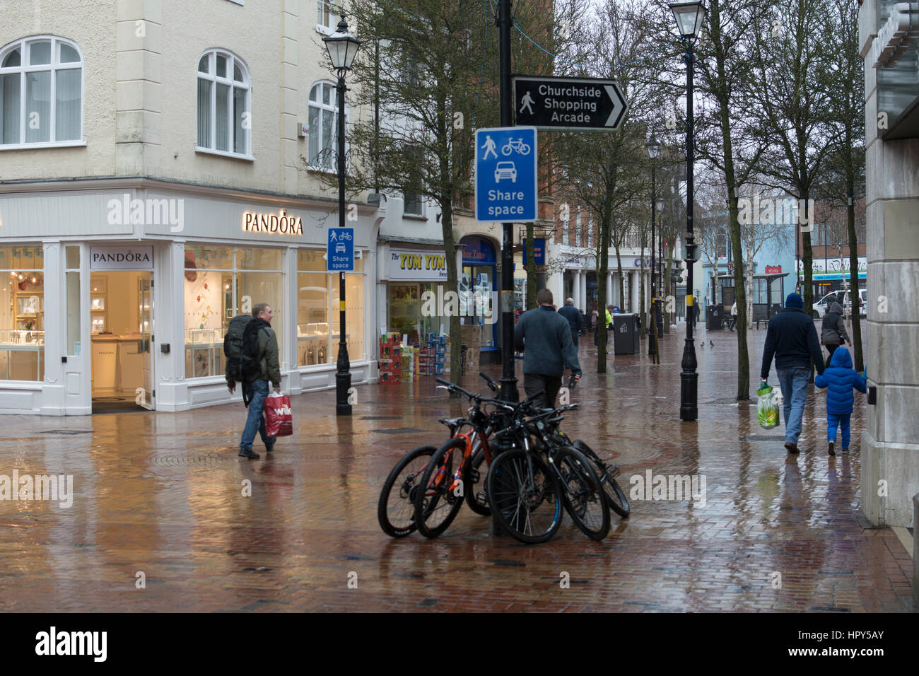 Rugby warwickshire town centre hi-res stock photography and images - Alamy