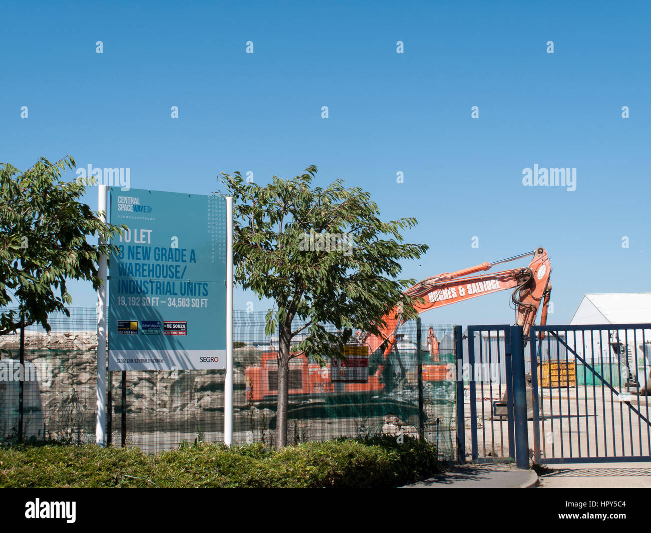 Industrial units let empty hi-res stock photography and images - Alamy