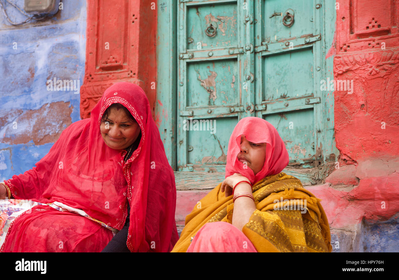 Two women, Jaipur Stock Photo - Alamy