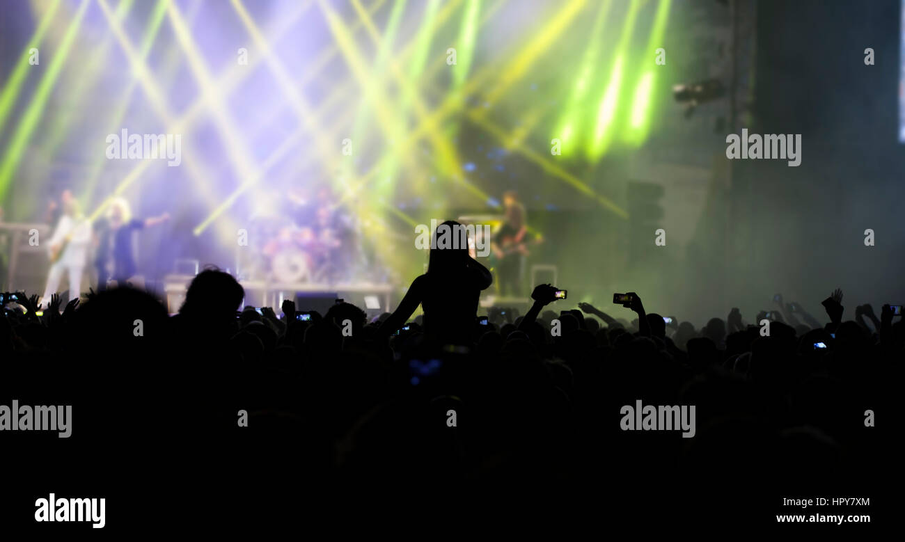 Rock concert crowd hi-res stock photography and images - Alamy