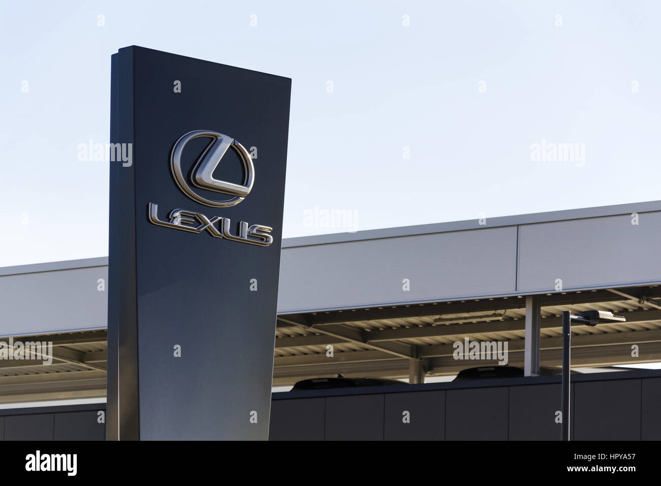 Toyota dealership 2017 hi-res stock photography and images - Alamy