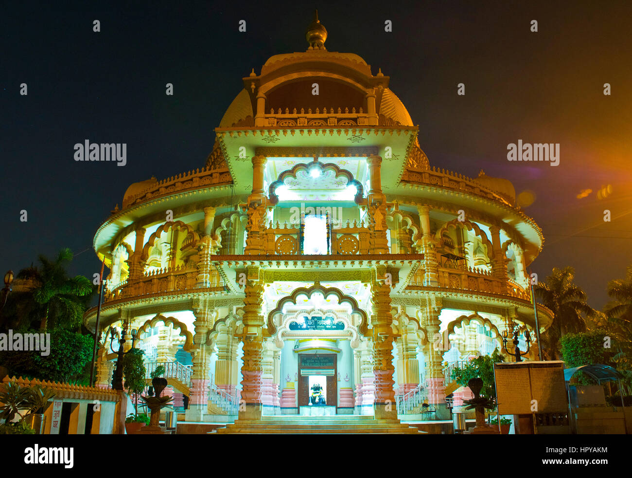 Chhatarpur temple Delhi Stock Photo - Alamy