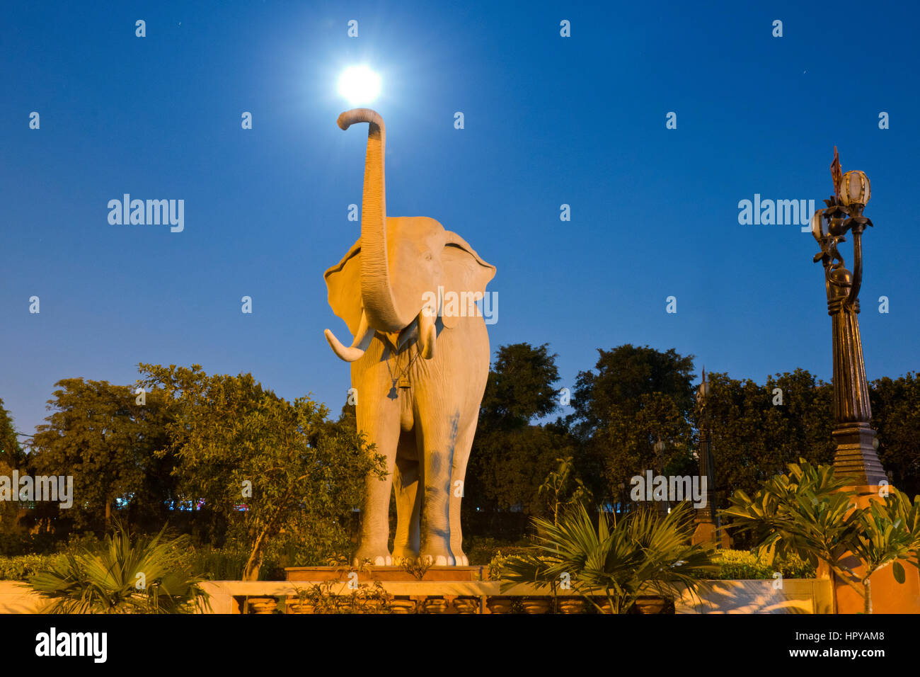 Chhatarpur temple chhatarpur new delhi hi-res stock photography and ...