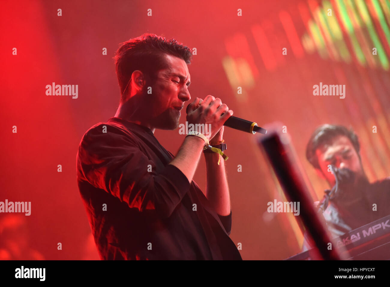 Celebrity personality english british hi-res stock photography and ...