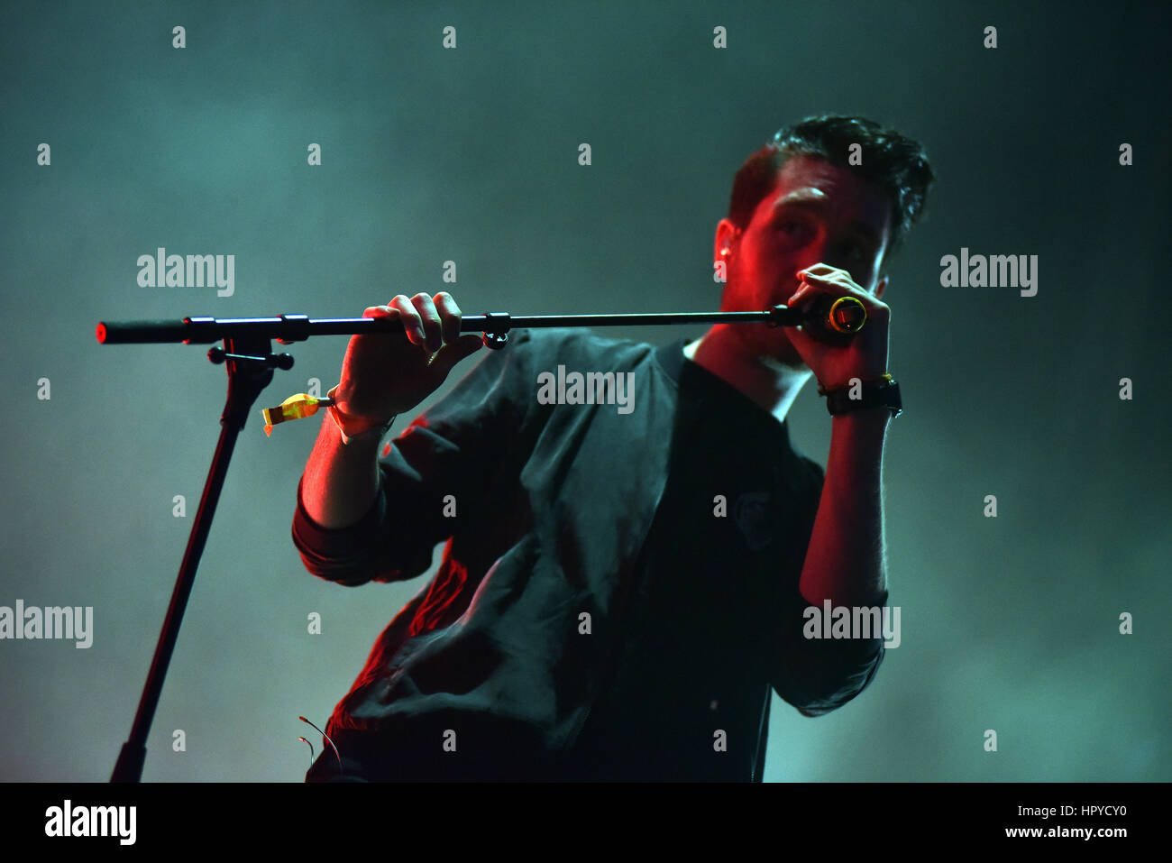 Celebrity personality english british hi-res stock photography and ...