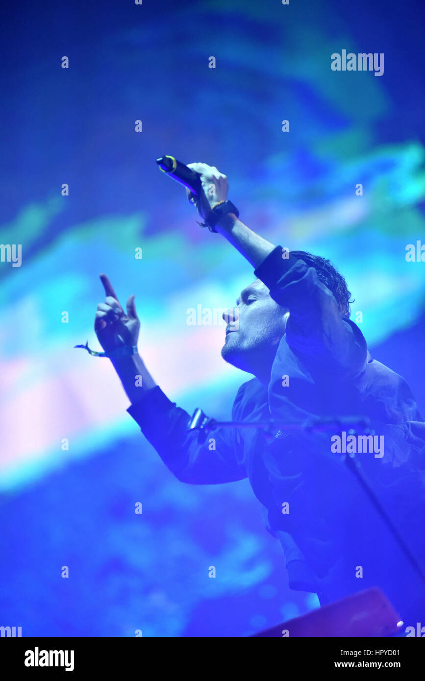 Celebrity personality english british hi-res stock photography and ...