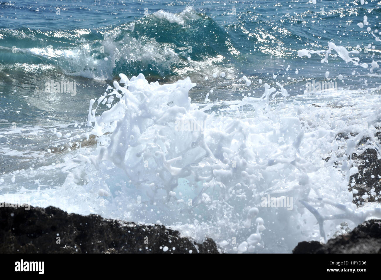Sea waves crushing the shore Stock Photo - Alamy