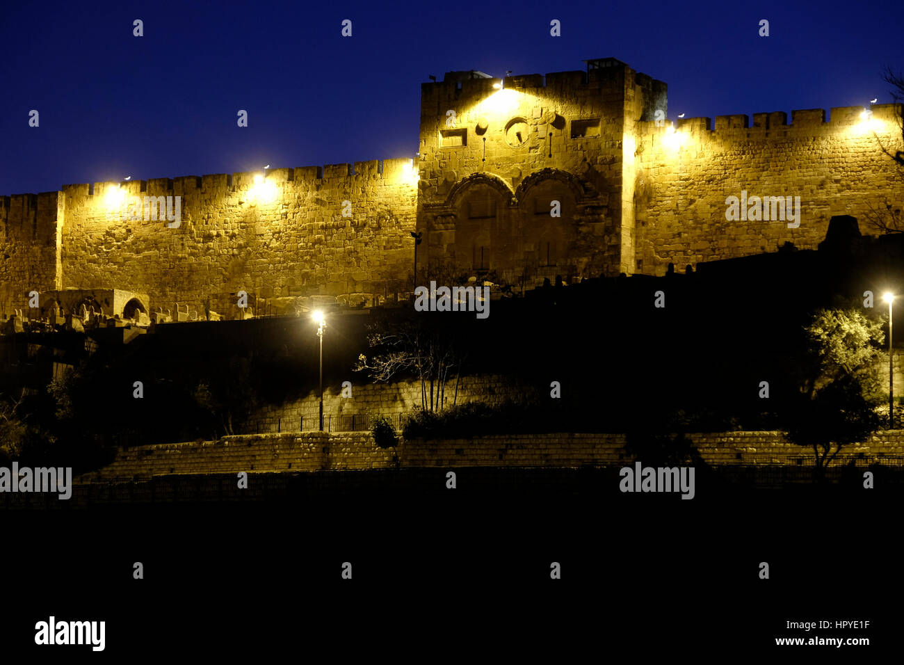 Arabic walls city gates hi-res stock photography and images - Alamy