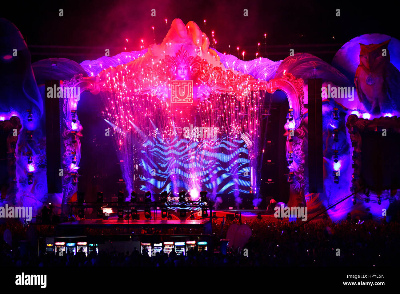 Clubbers Dancing Rave Nightclub Crowd High Resolution Stock Photography ...