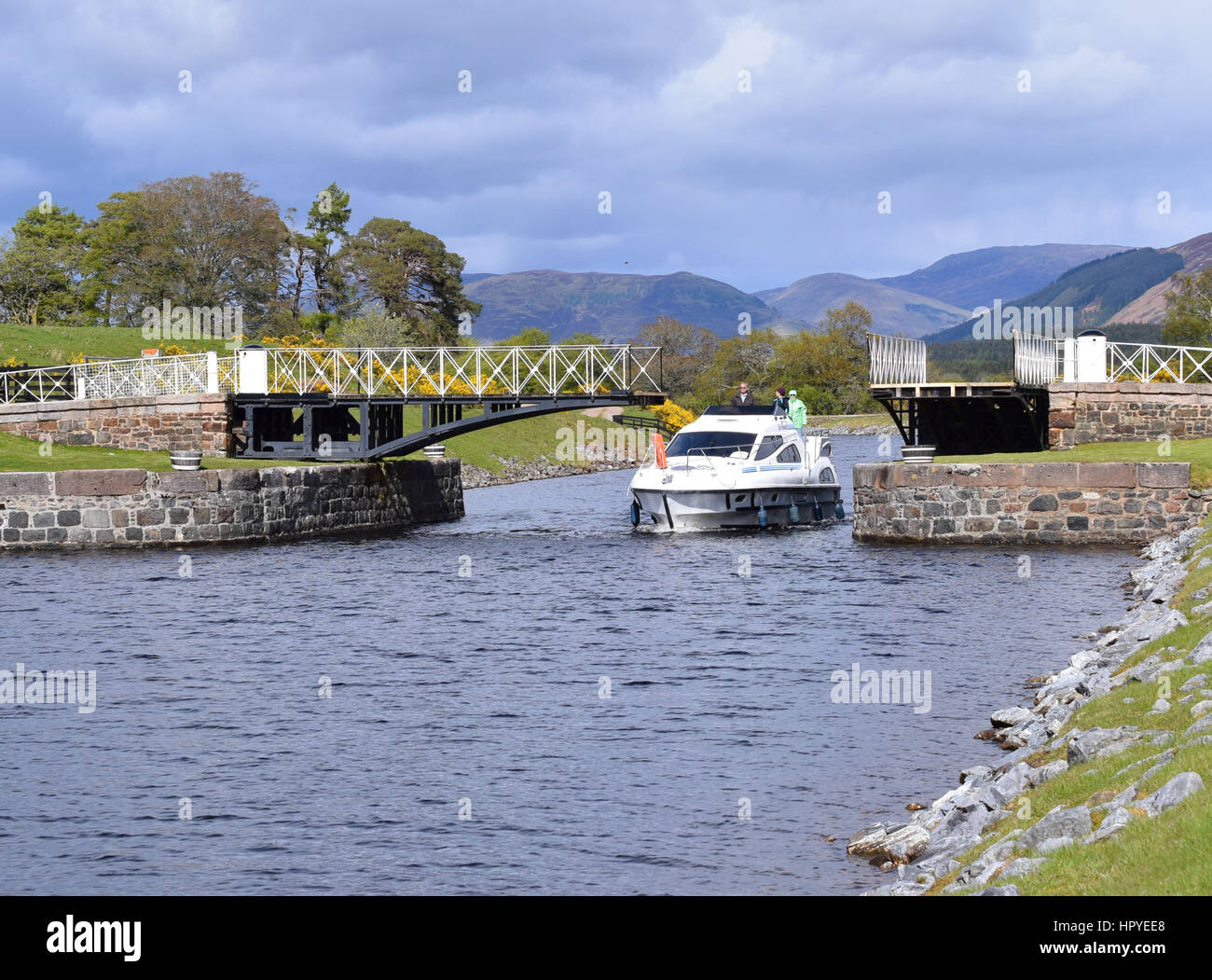Moy bridge hi-res stock photography and images - Alamy