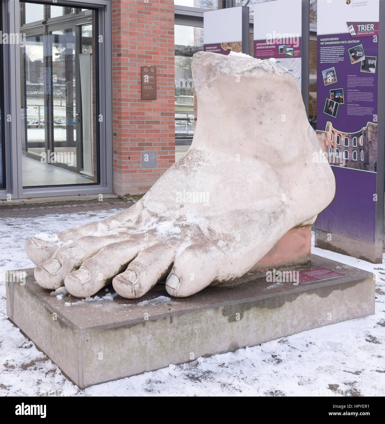 Colossus constantine the great rome hi-res stock photography and images ...