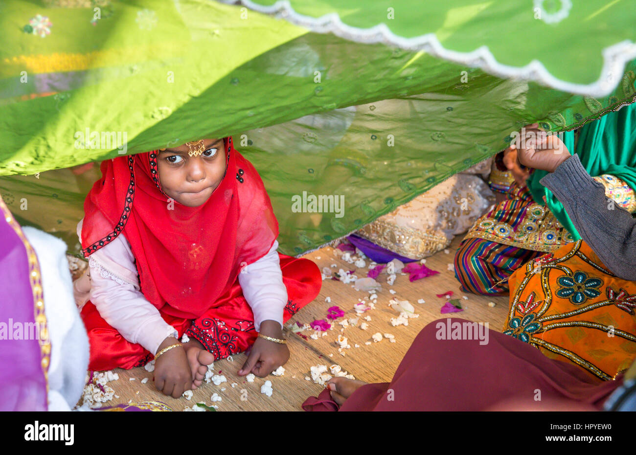 Muscat, Oman, February 4th, 2017: beautiful omani girls Stock Photo - Alamy