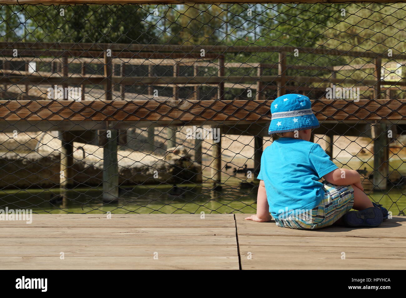 Lonely boy hi-res stock photography and images - Alamy