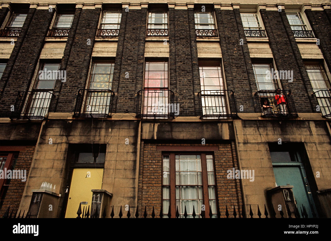Tenement building london hi-res stock photography and images - Alamy