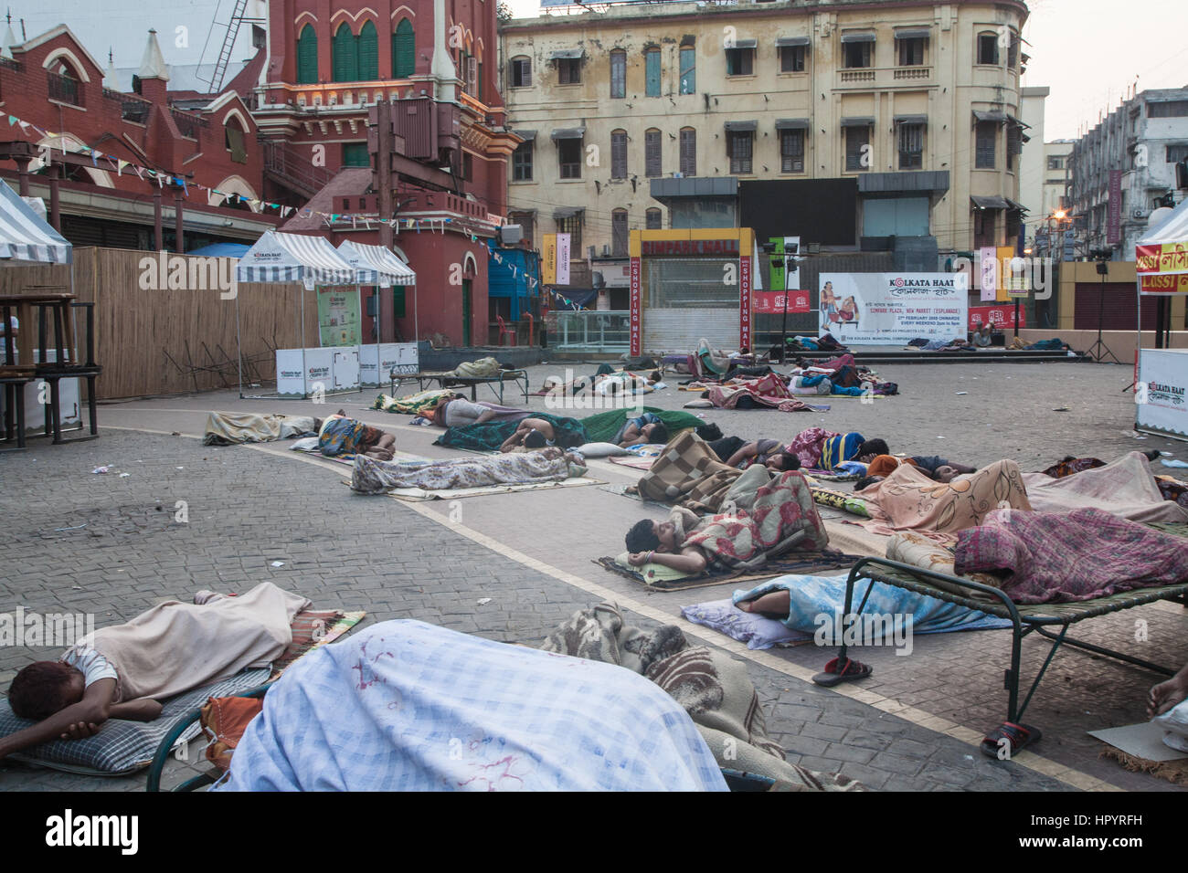 India west bengal kolkata poverty hi-res stock photography and images ...
