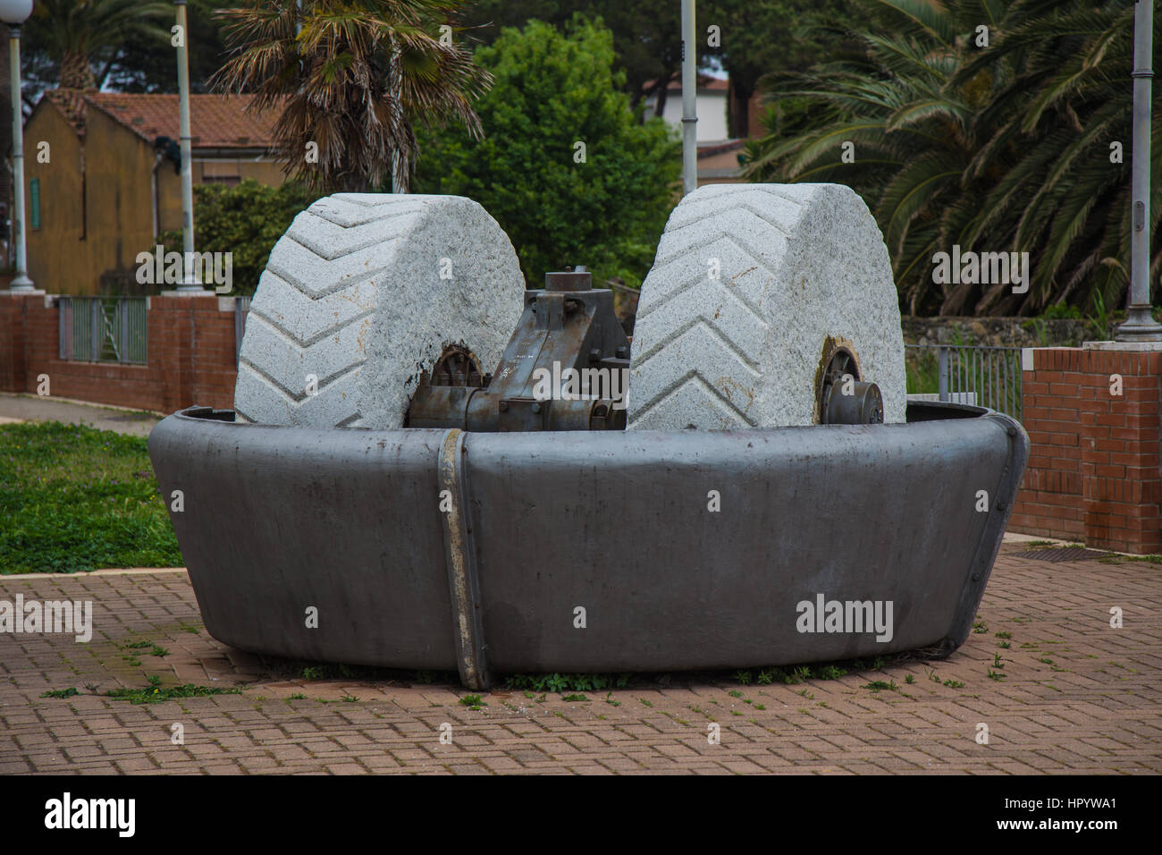 Stone wheels hi-res stock photography and images - Alamy