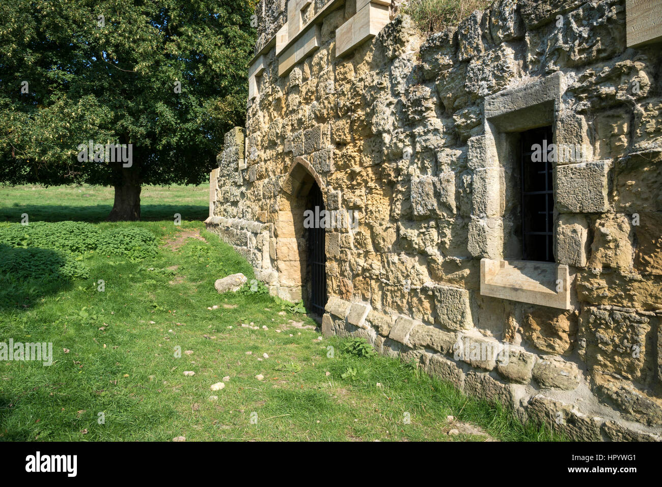 Medieval fortified manor house hi-res stock photography and images - Alamy