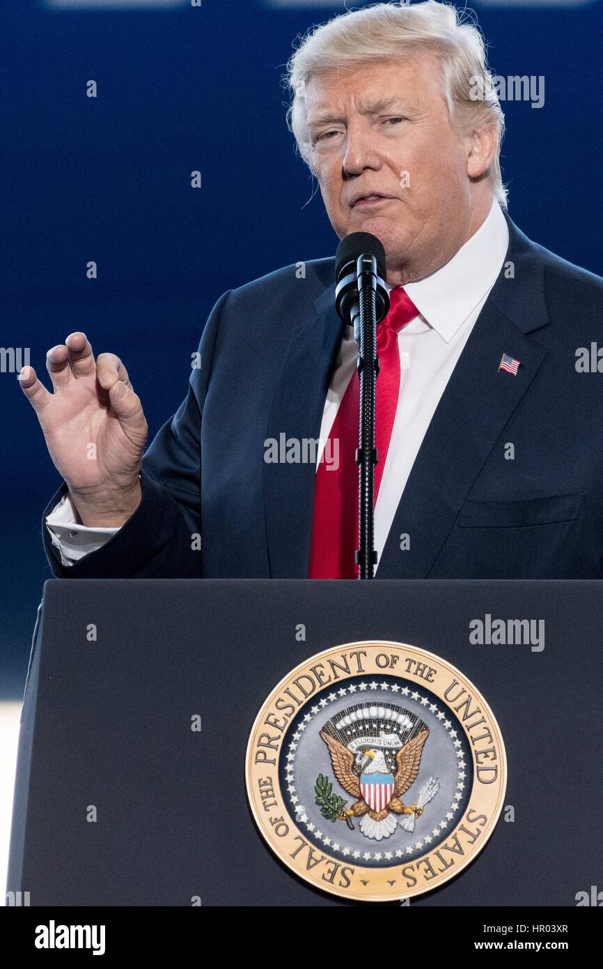Donald trump hand gestures hi-res stock photography and images - Alamy