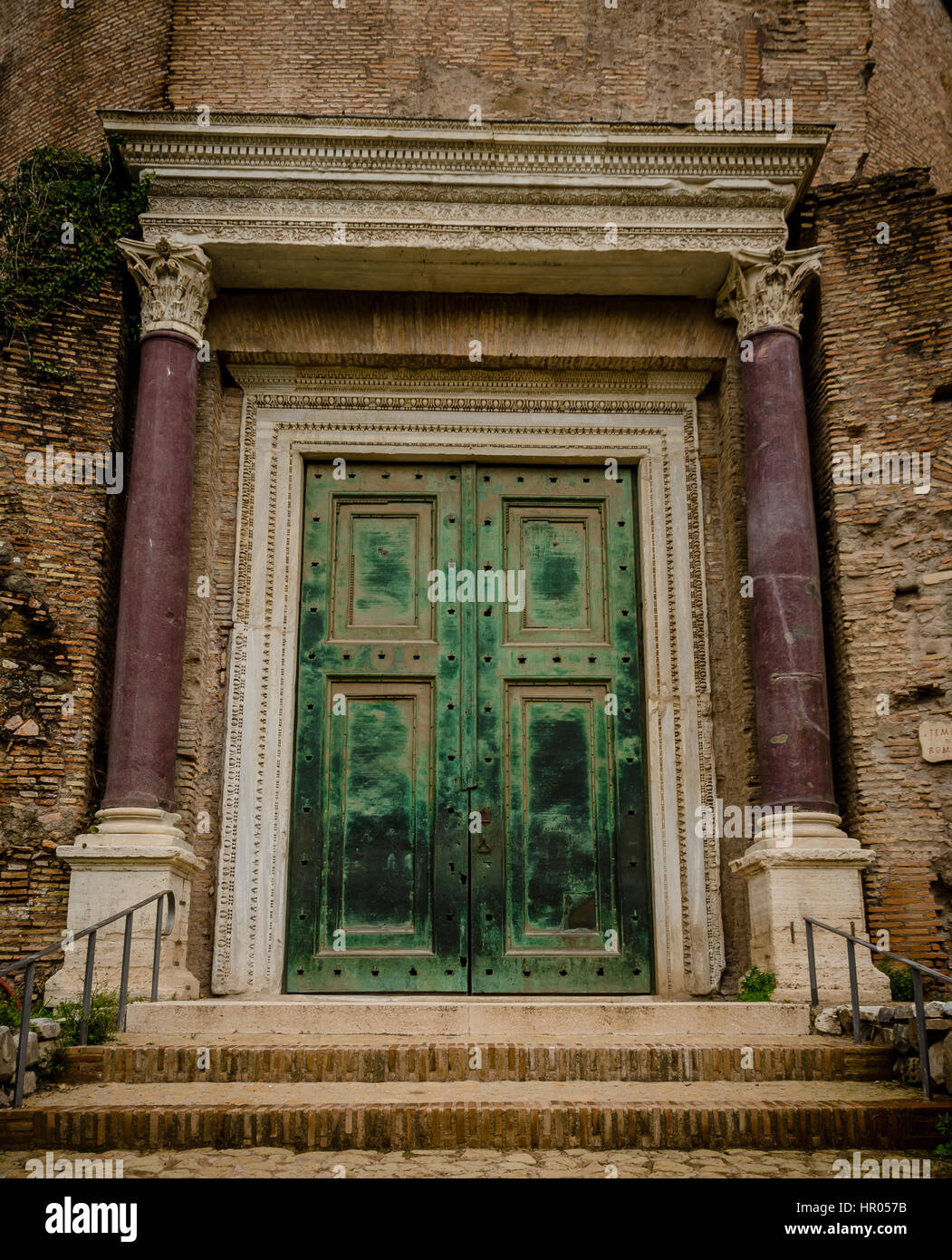 Roman door at forum Romanum Stock Photo - Alamy