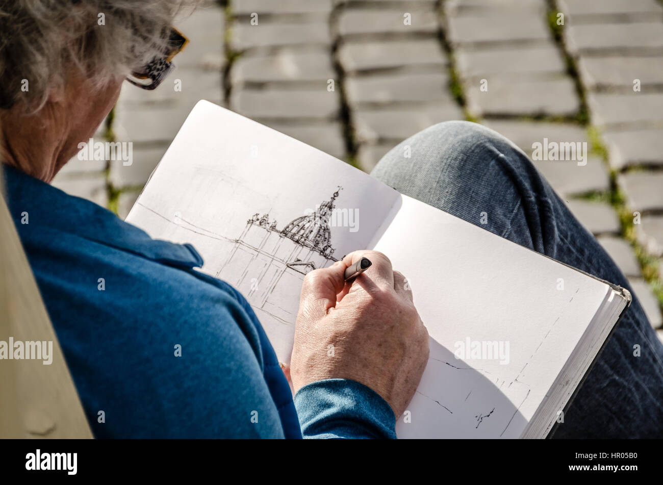 Peter draws hi-res stock photography and images - Alamy