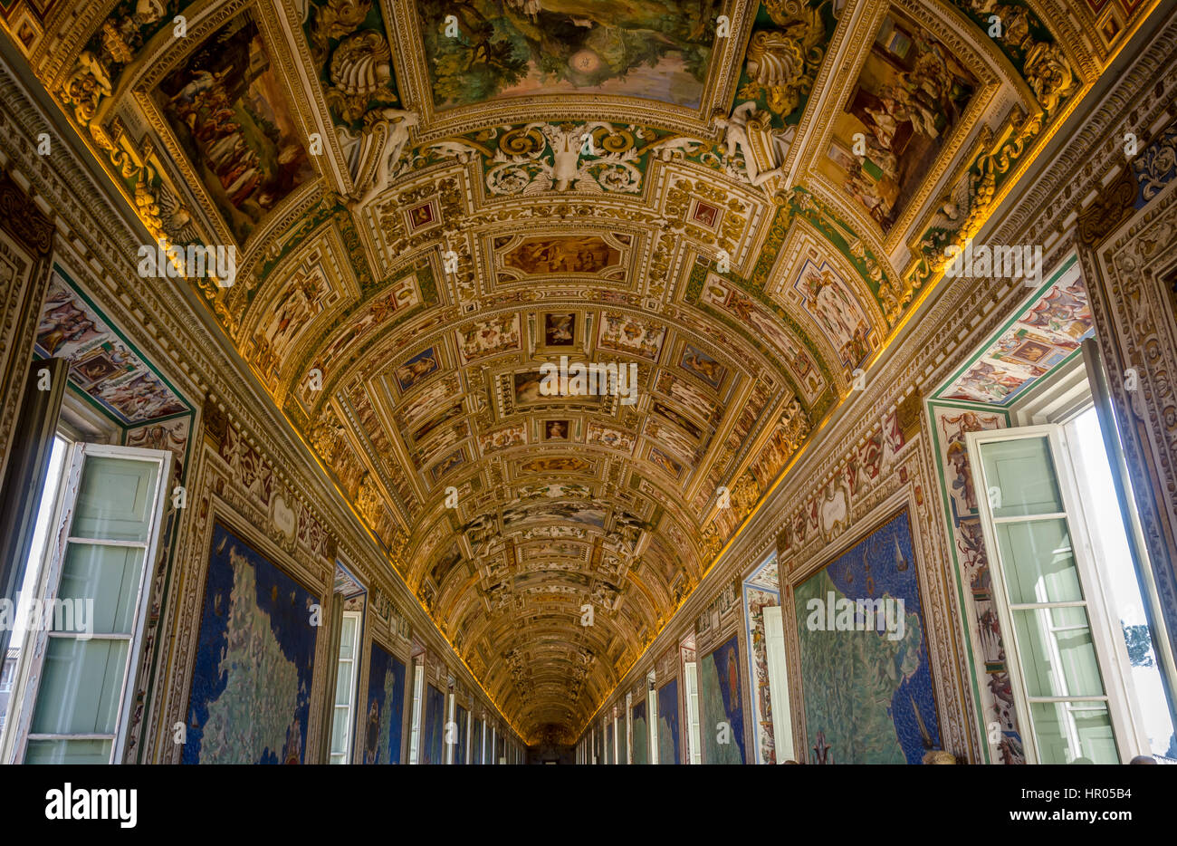 Ceiling gallery maps vatican museum hi-res stock photography and images - Alamy