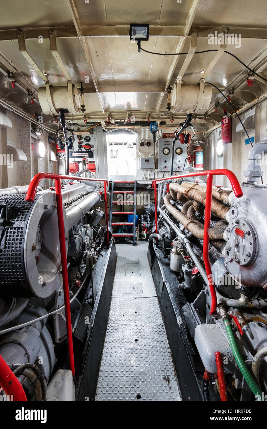 1950s ship engine room hi-res stock photography and images - Alamy
