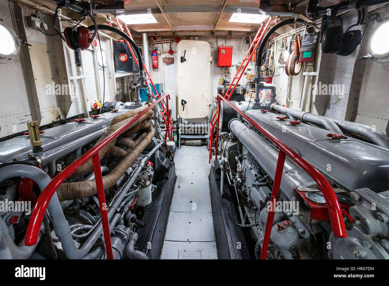 1950s ship engine room hi-res stock photography and images - Alamy