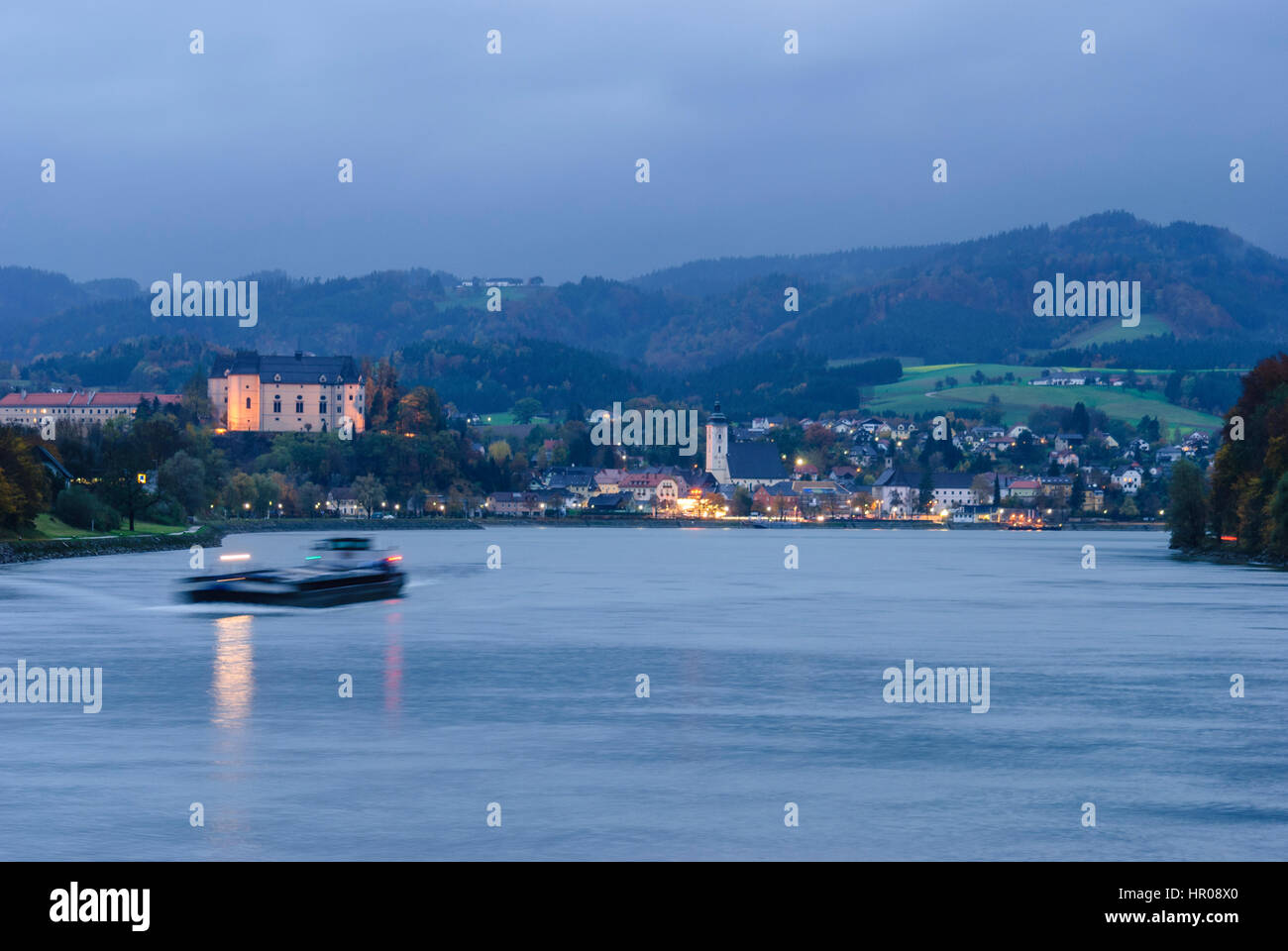 Grein, Greinburg Castle in Grein on the Danube, Donau, Oberösterreich ...