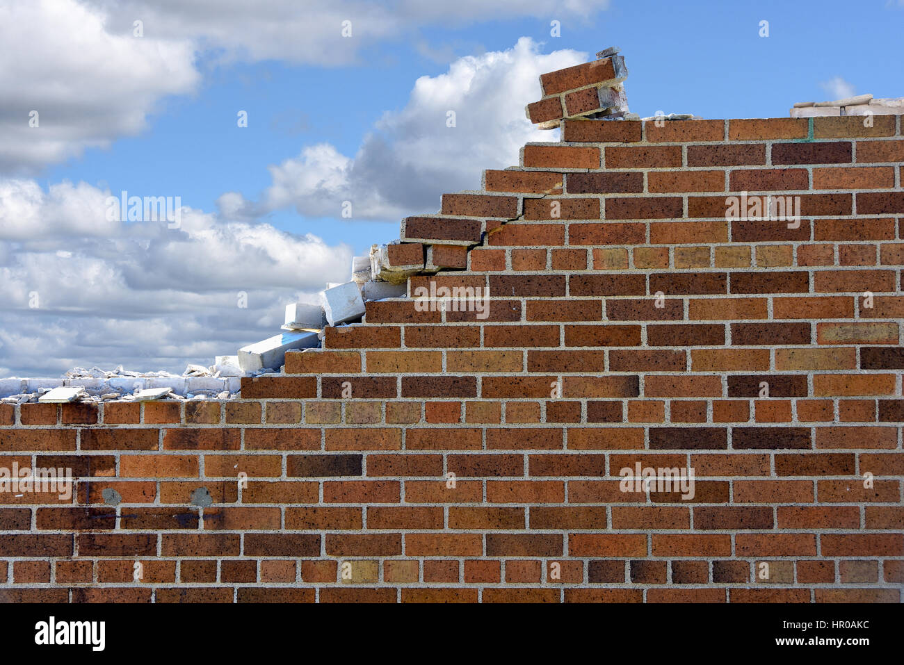 Crumbling brick wall hi-res stock photography and images - Alamy