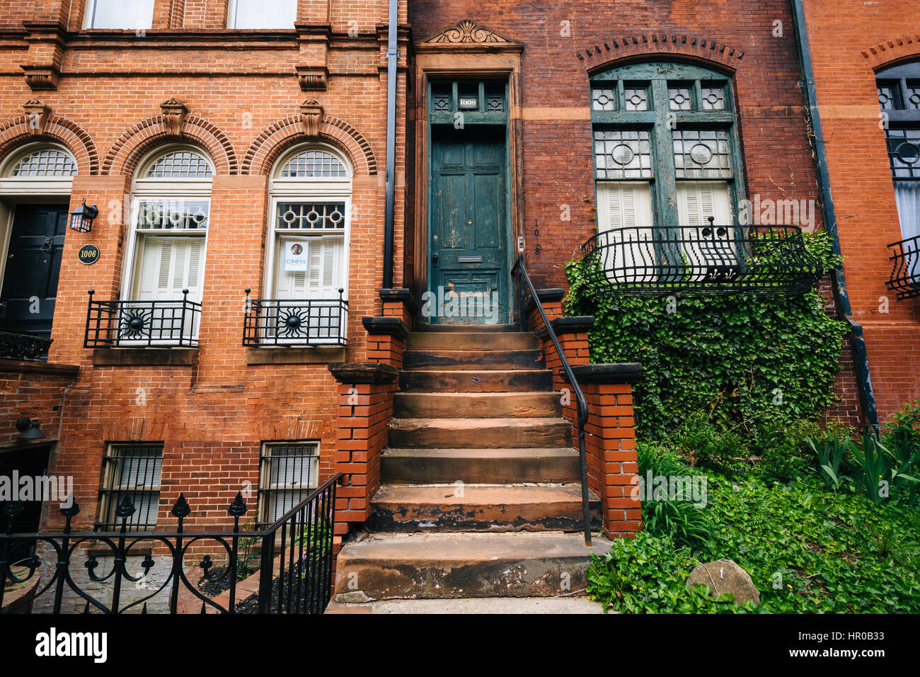 Historic row houses in hi-res stock photography and images - Alamy
