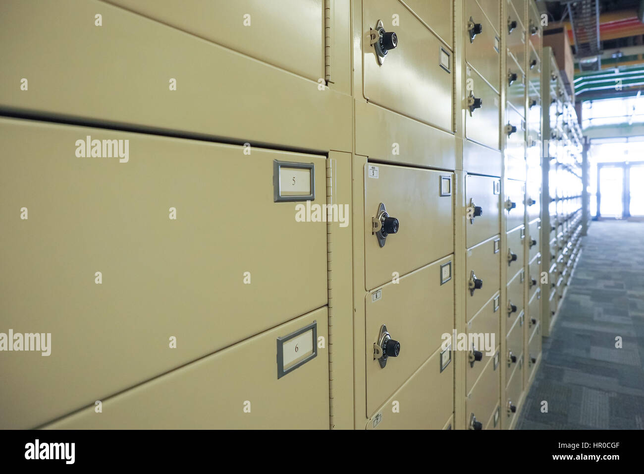 Many locker hi-res stock photography and images - Alamy