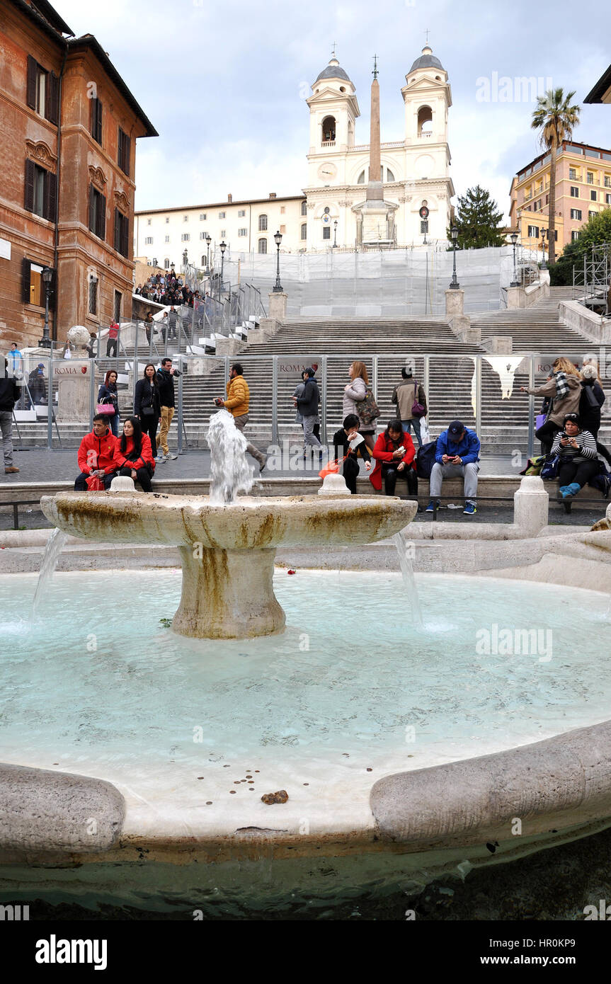 ROME, ITALY - MARCH 14, 2016: Tourists visiting the Piazza di Spagna ...
