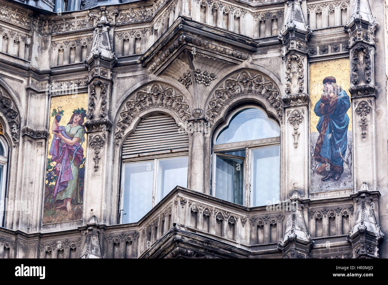 Building with mosaics hi-res stock photography and images - Alamy