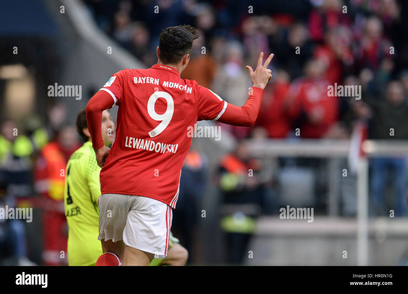 Munich, Germany. 25th Feb, 2017. Munich's Robert Lewandowski celebrates ...