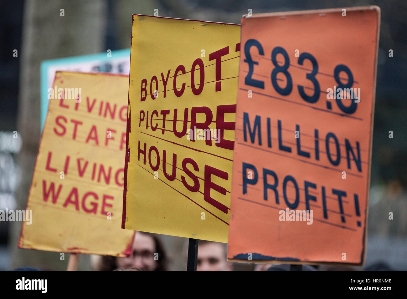 Cineworld cinema uk staff hi-res stock photography and images - Alamy