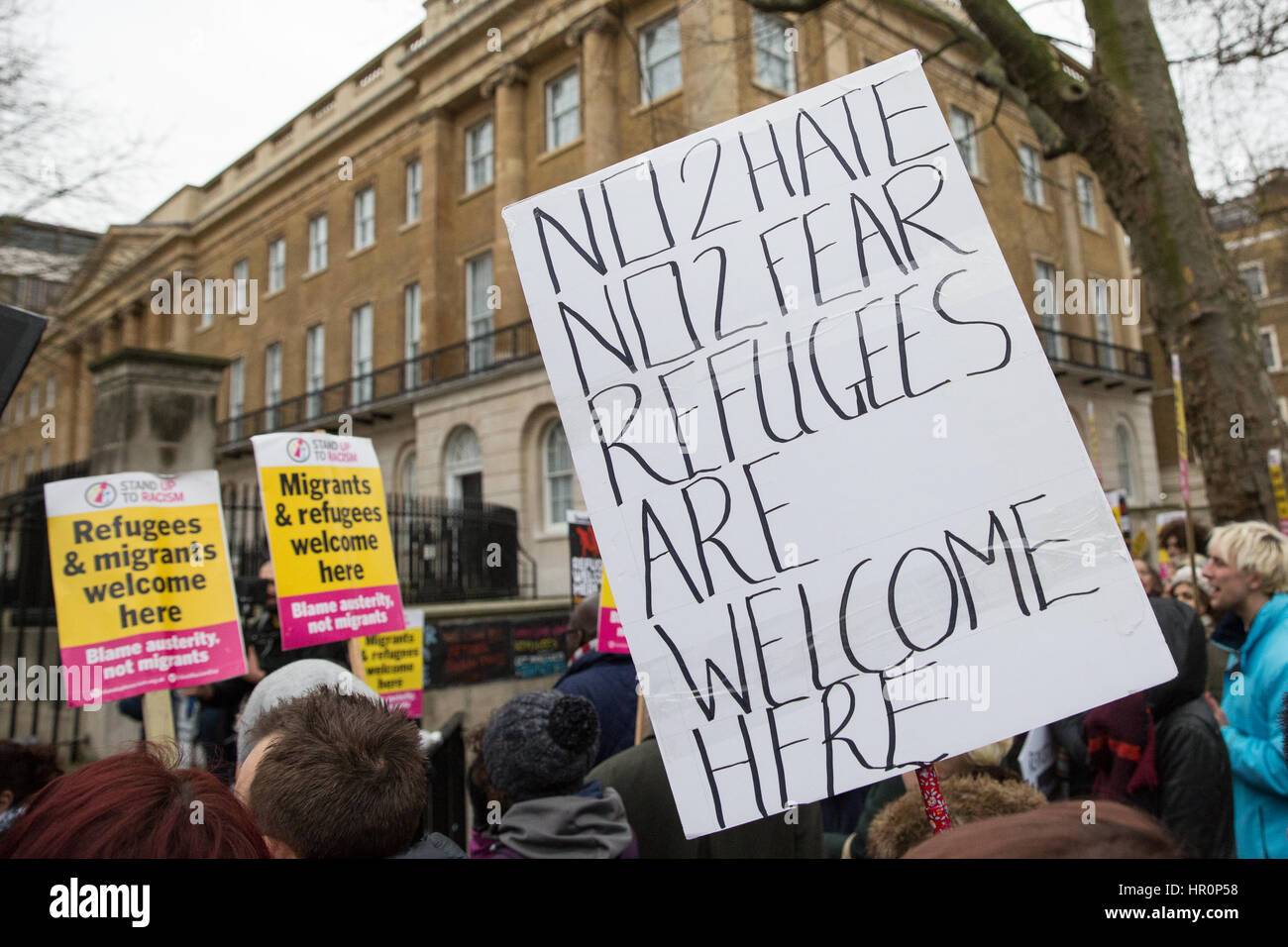 Uk refugees welcome children hi-res stock photography and images - Alamy