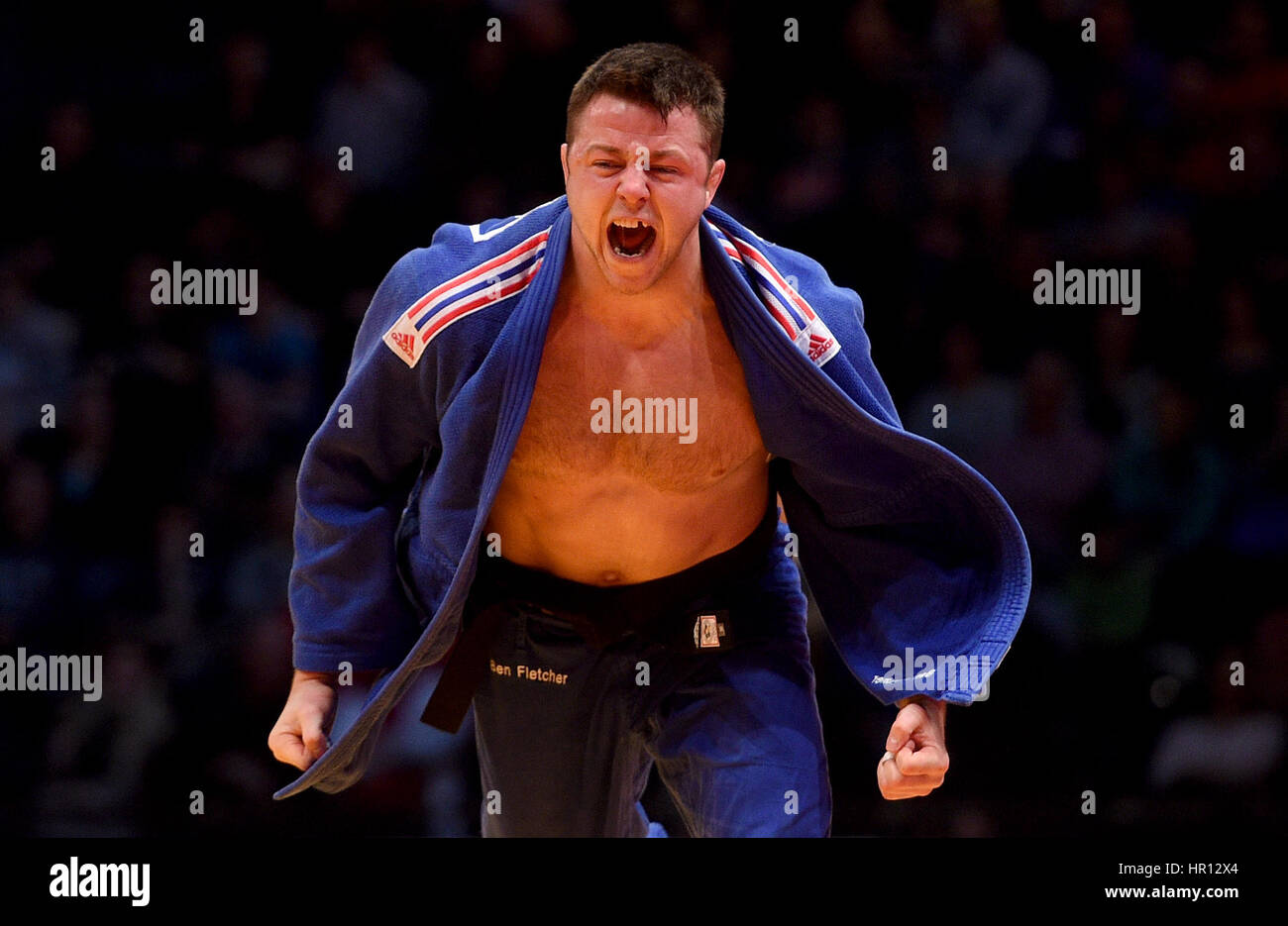 Duesseldorf, Germany. 26th Feb, 2017. Benjamin Fletcher (blue, Great ...