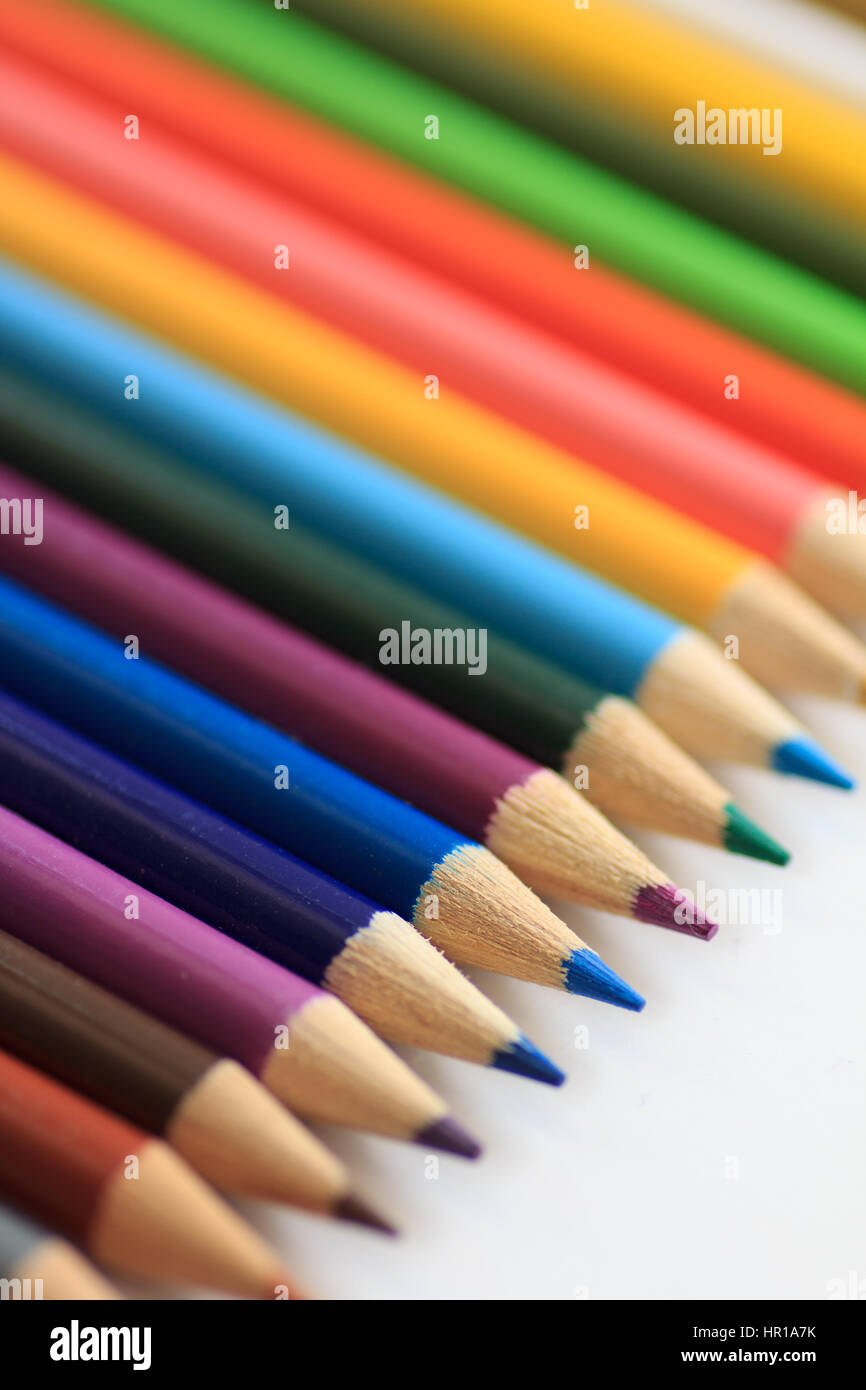 Row of colored pencils hi-res stock photography and images - Alamy