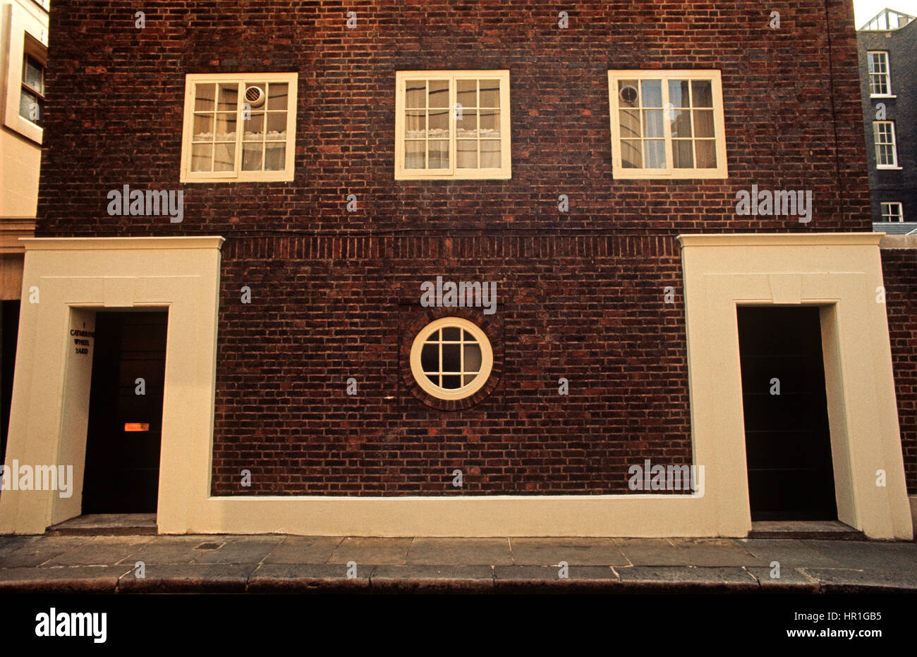 London 70s house hi-res stock photography and images - Alamy