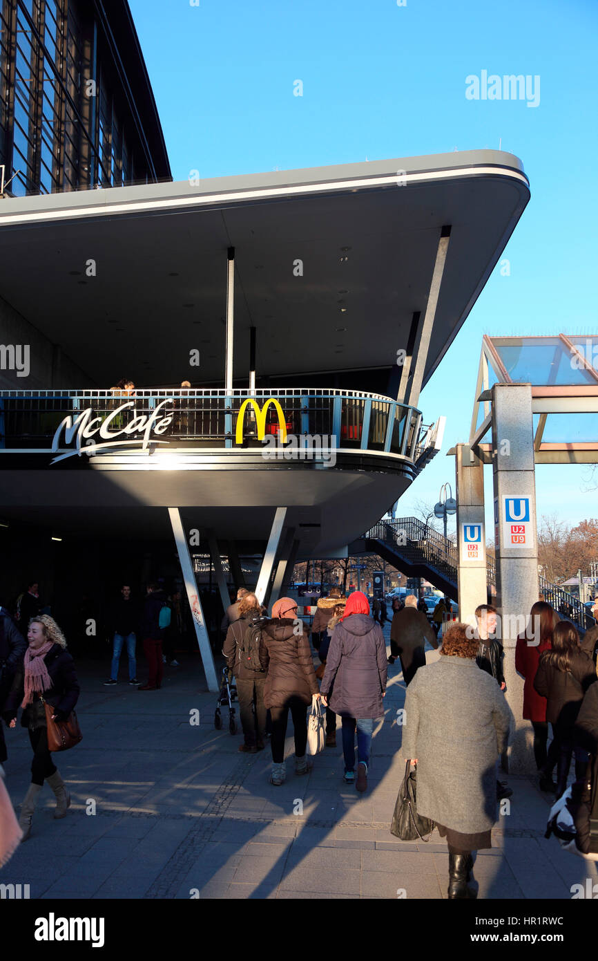 Berlin Station Zoo Stock Photo - Alamy