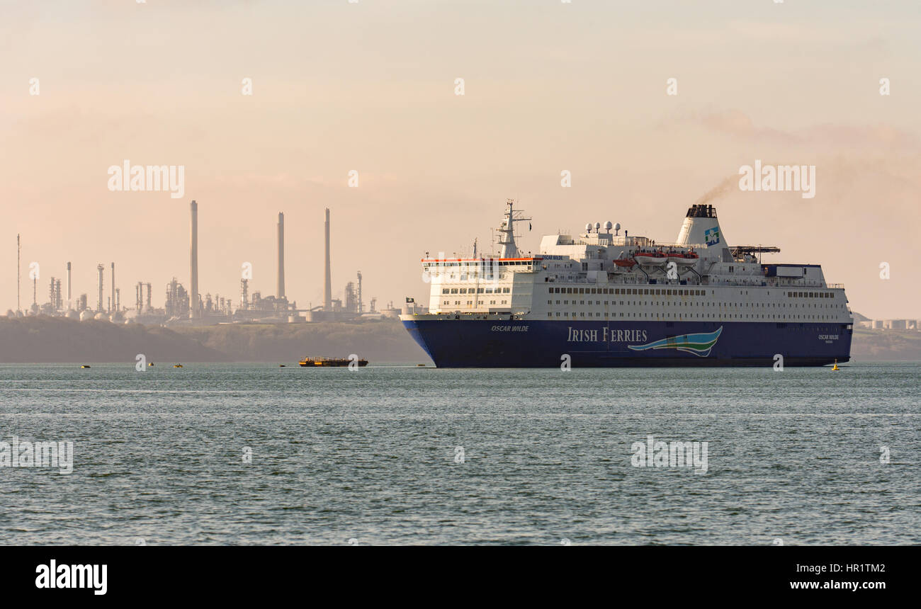 Irish ferries sign High Resolution Stock Photography and Images - Alamy