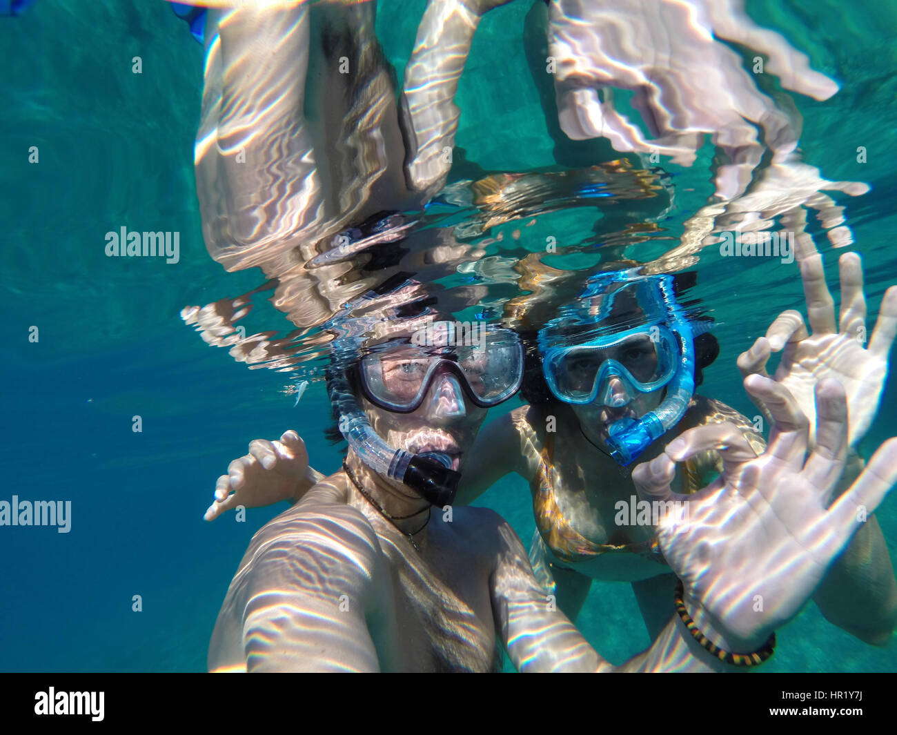 Snorkeling couple hi-res stock photography and images - Alamy